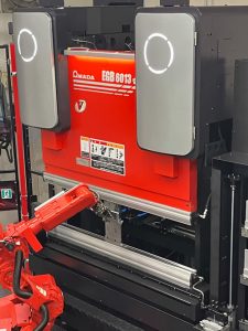 待望のニューマシン、EGB-6013ARceを導入しました！ – エイワ機工｜精密板金加工の試作・量産に豊富な経験と最新設備で応えます